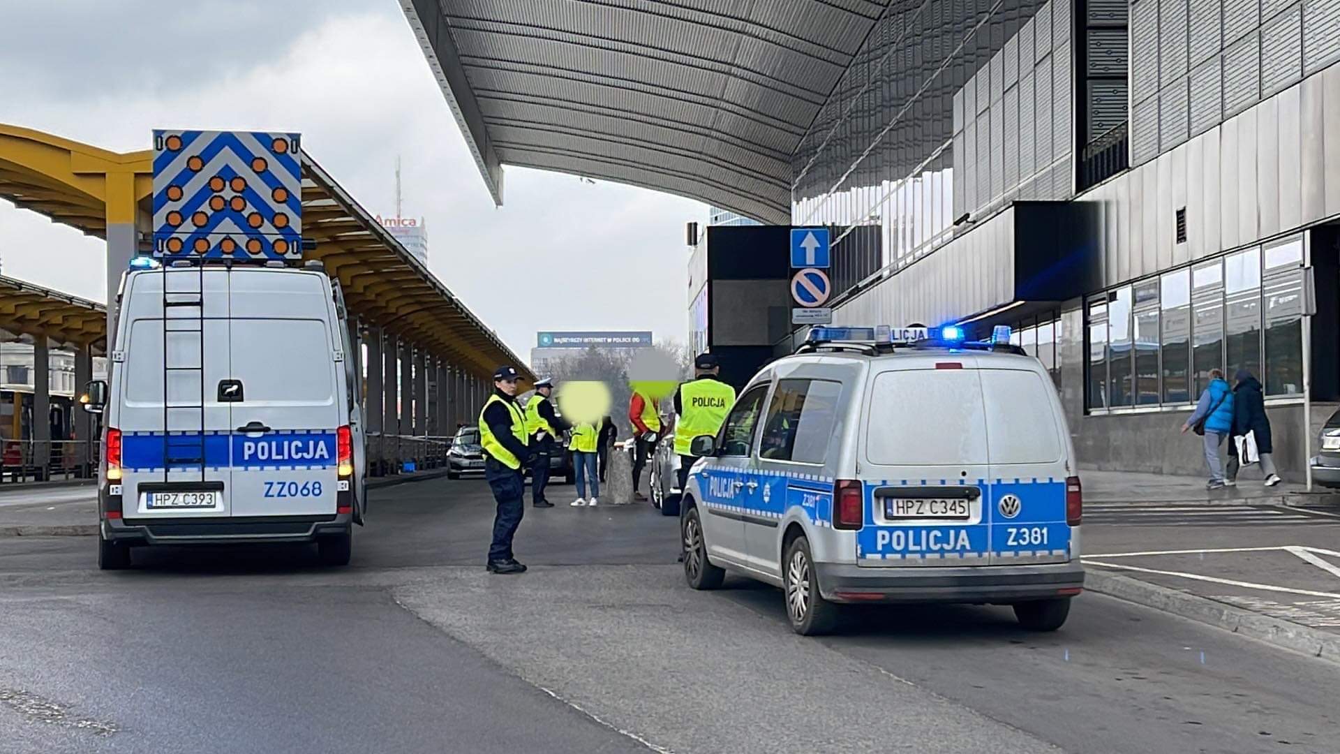 Policja zatrzymała kierowcę, który potrącił policjantkę na Dworcu Centralnym! Stan ...