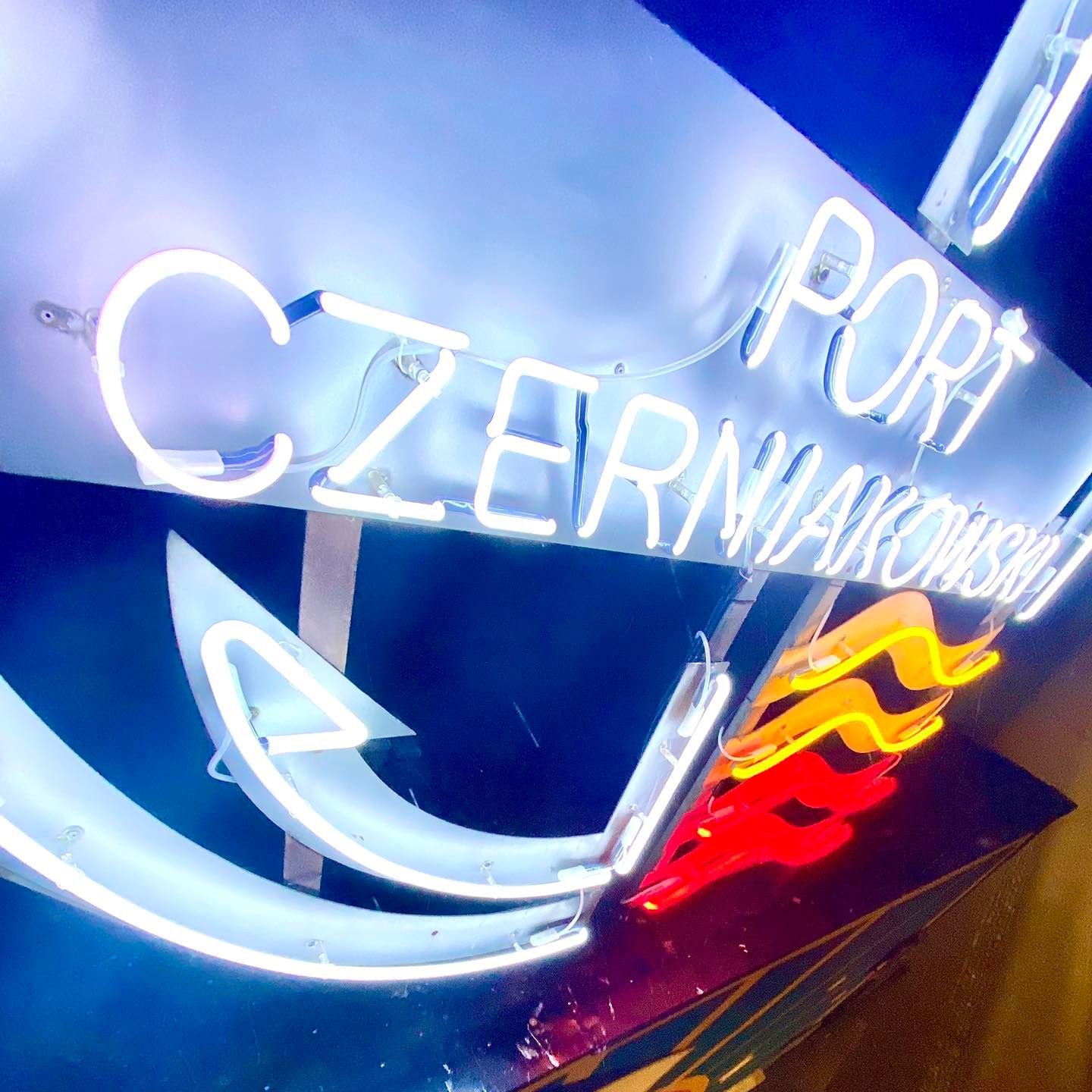 Warszawiacy kochają neony! Właśnie pojawił się kolejny! - Warszawa W ...